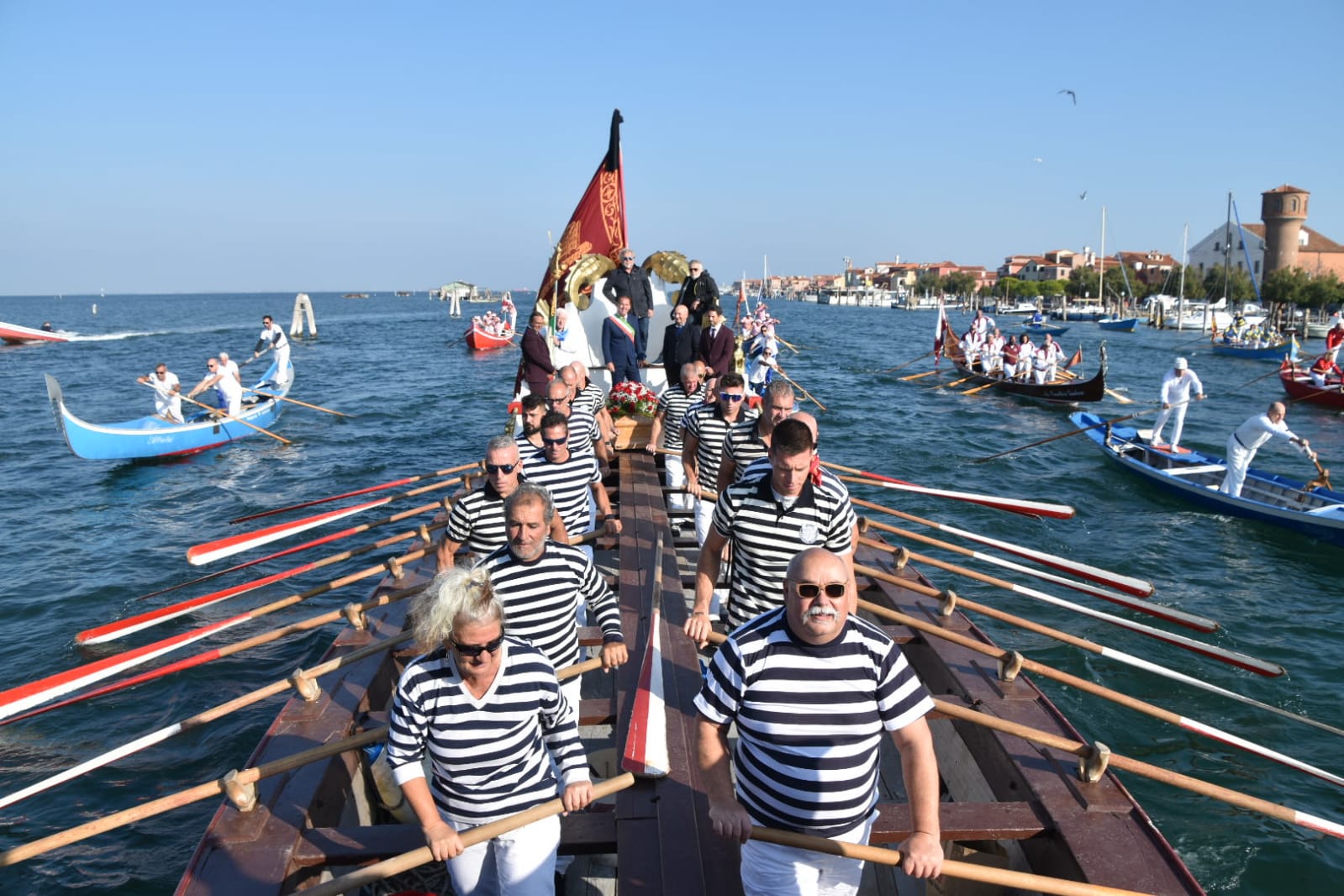 A Pellestrina l’ultimo saluto ai due re del remo: Sergio “Ciaci ...